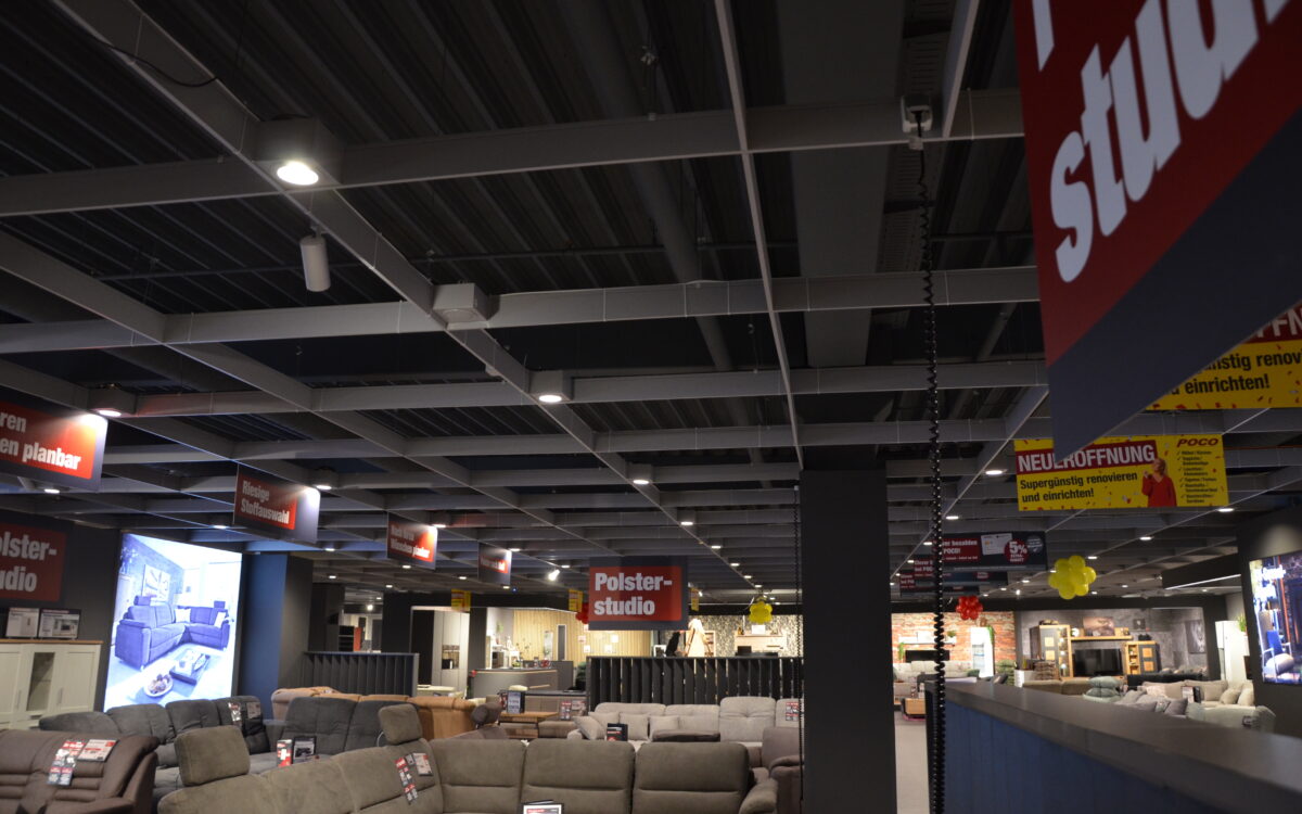 Große Neueröffnung der neuen Poco-Filiale in Großwallstadt