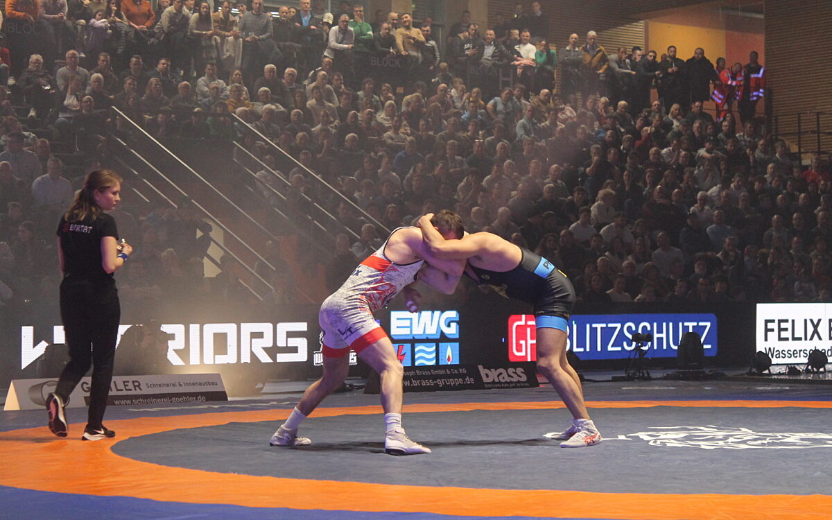 Halbfinal-Hinkampf im Ringen: Kleinostheim fast durch, Hösbach hofft