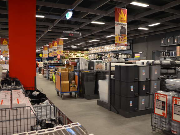 Große Neueröffnung der neuen Poco-Filiale in Großwallstadt