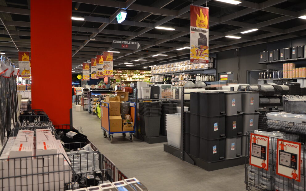 Große Neueröffnung der neuen Poco-Filiale in Großwallstadt