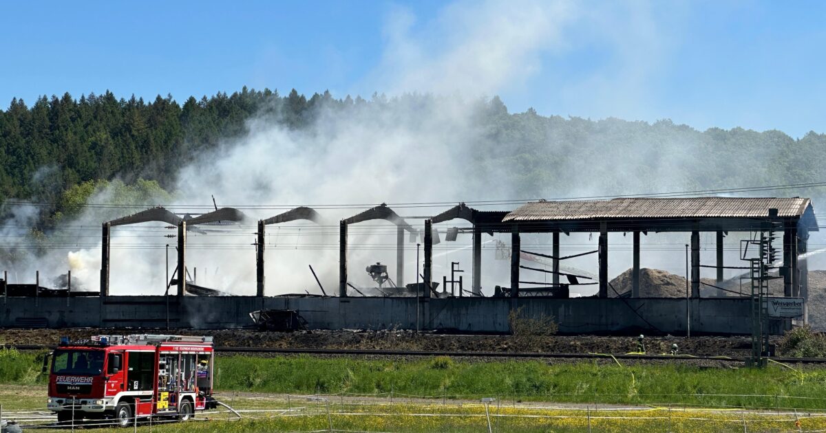Nachlöscharbeiten bei Weisgerber in Wächtersbach dauern an