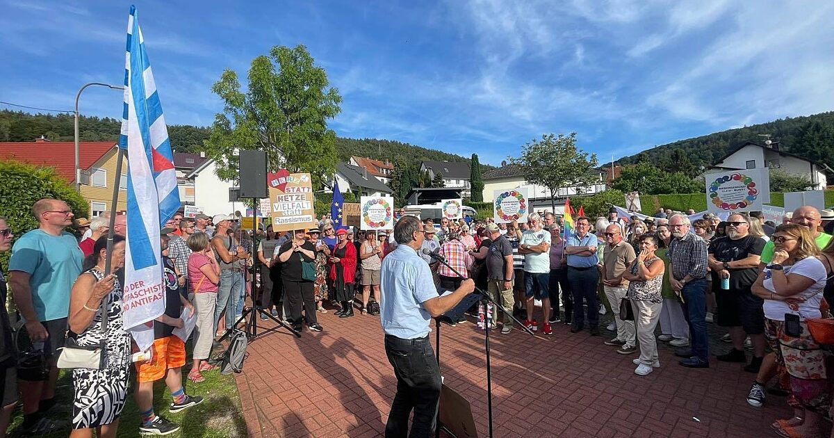 300 Menschen in Biebergemünd stellen sich AfD-Event entgegen