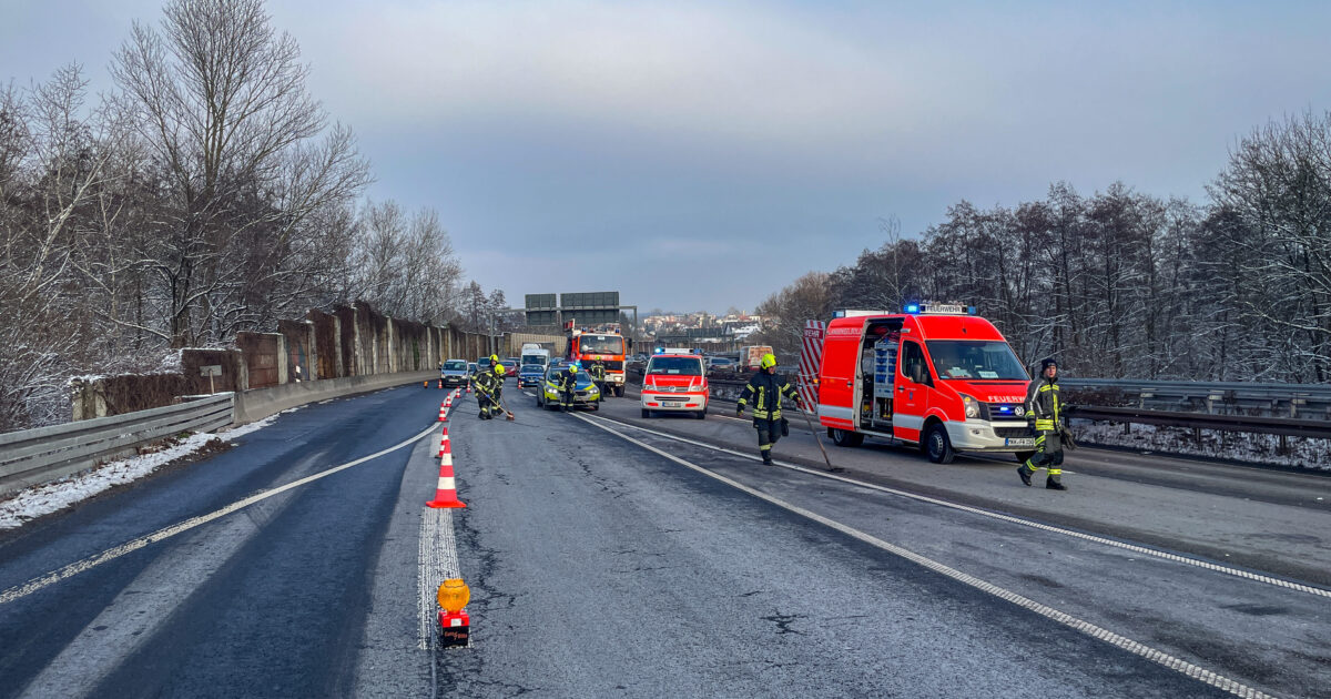 Langenselbold/A66: Verkehrsunfall - zwei Personen leicht verletzt