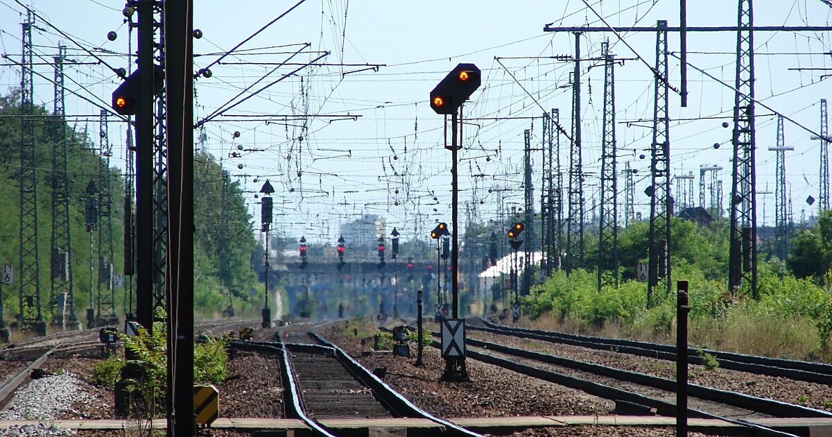 Bahn: Stellwerksprobleme in AB und HU ab Juli behoben