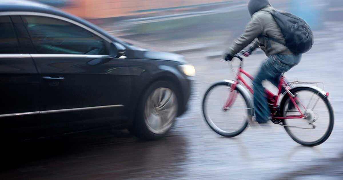 Schwerer Rad-Unfall zwischen Langenselbold und Gründau