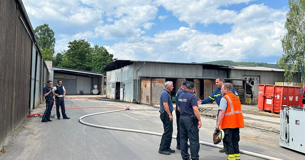 Zwei verletzte Personen: Brand in Kleinheubacher Lagerhalle