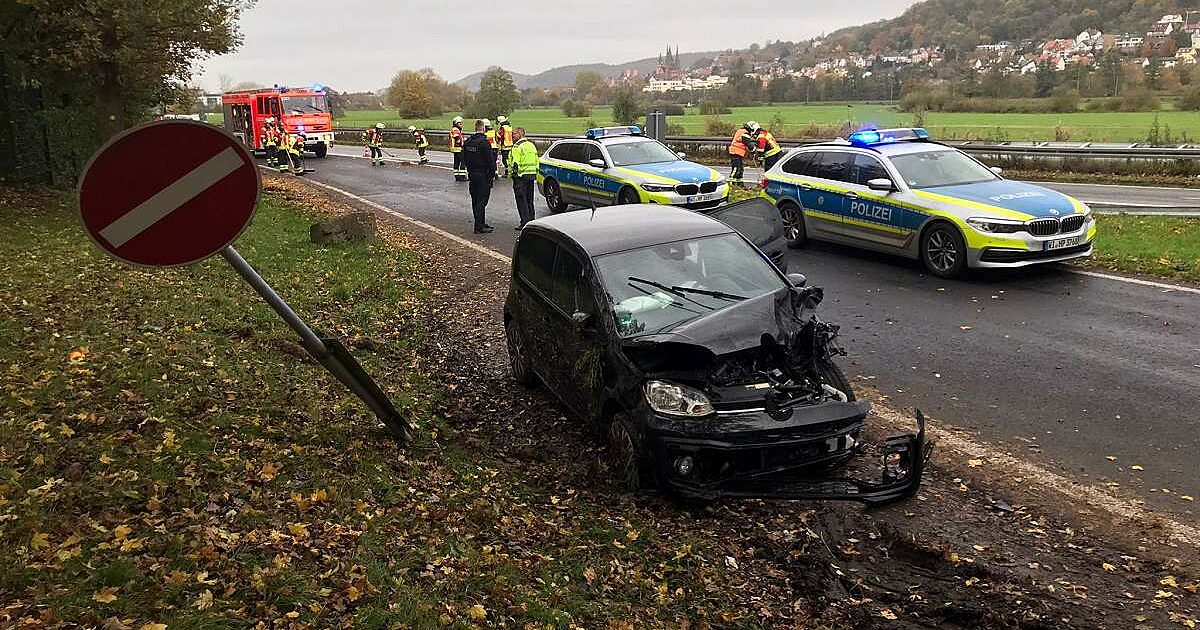 Unfall auf der A66 bei Gelnhausen: Auto landet auf Dach