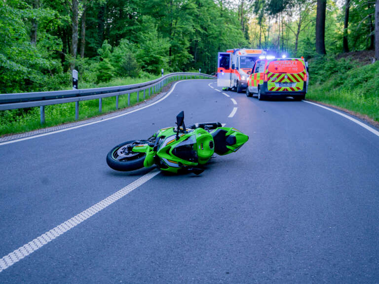 Motorradunfall bei Wächtersbach: 20-Jähriger aus Kahl schwer verletzt